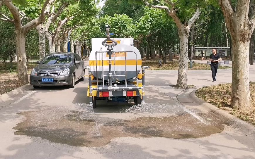 小区洒水车景区洒水