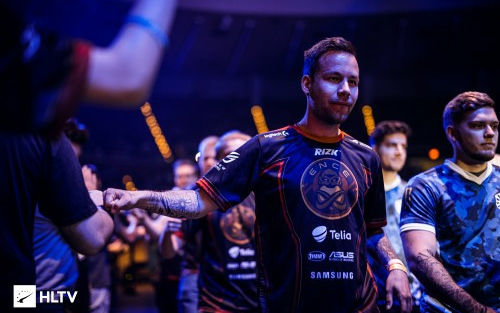 csgo价值0.7块钱的暗金互换器原来是这样用的(雾)