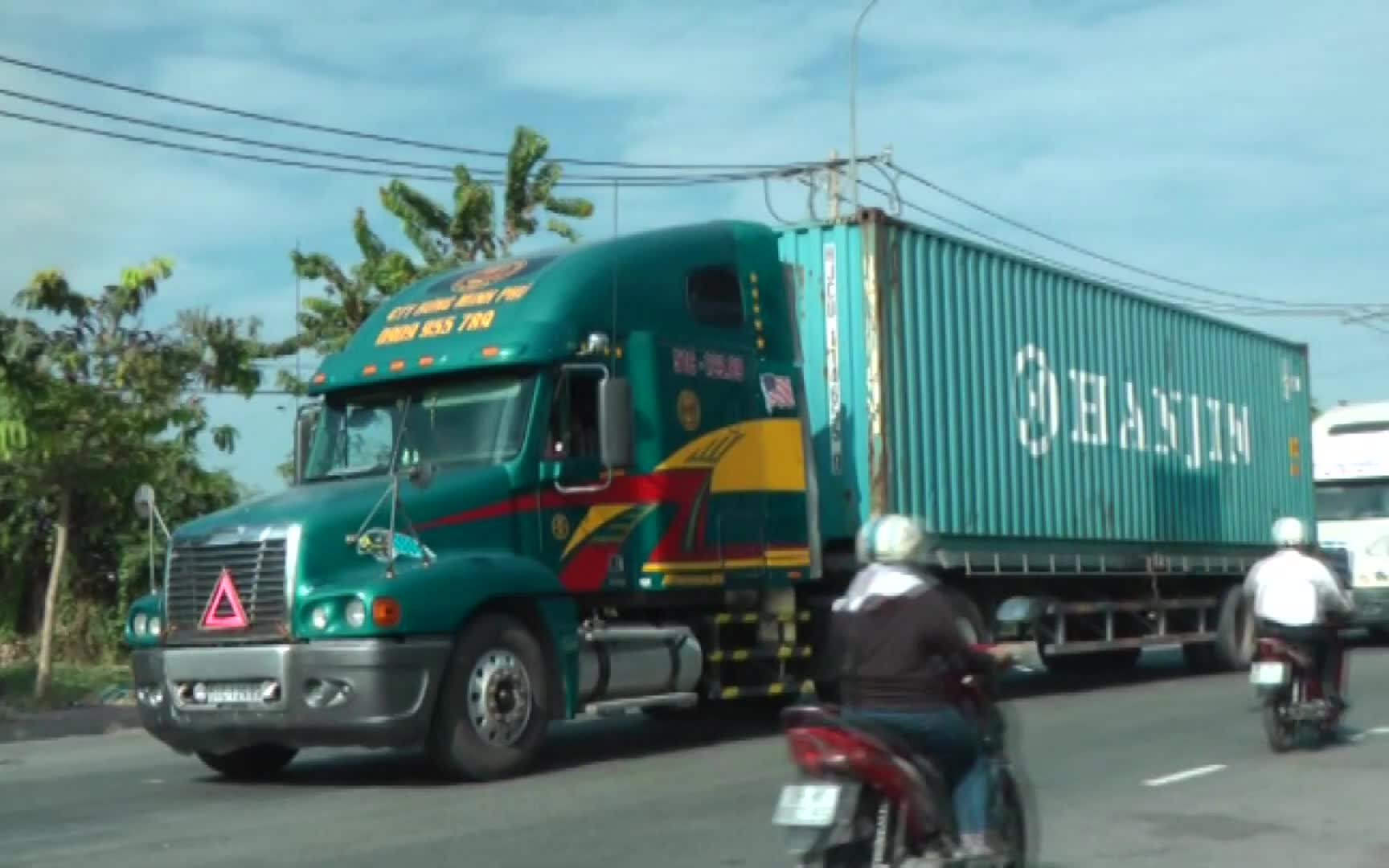 【越南】胡志明市卡车 CAT LAI PORT 2012 年 12 月由 PMP 电影第 8 ...