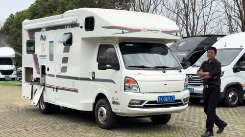 柴油小房车是真省油啊,三室一厅还是自动挡的小房车,基本就半价了