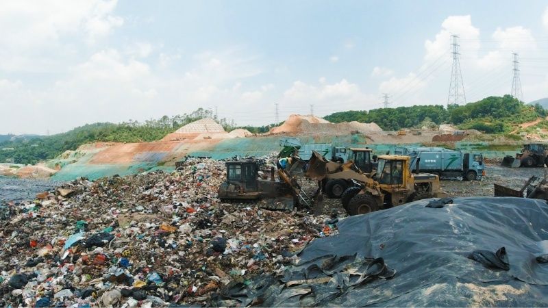 强制垃圾分类后,探访广州最大垃圾填埋场,日均处理量超1万吨
