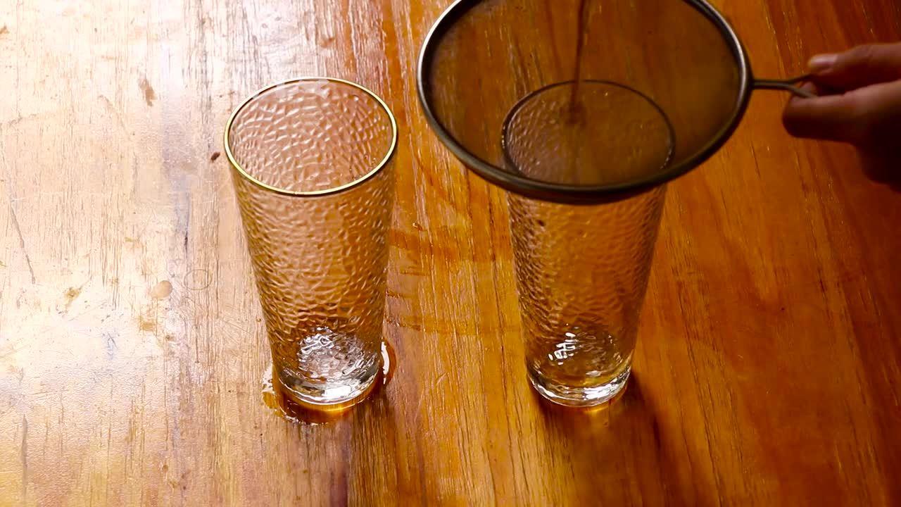 柠檬太多用不完,可以试试这两种保存方法.