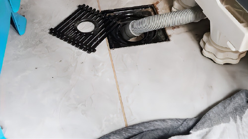 别再这样装洗衣机排水管!老师傅一进门就叹气,你家地漏可能白装了