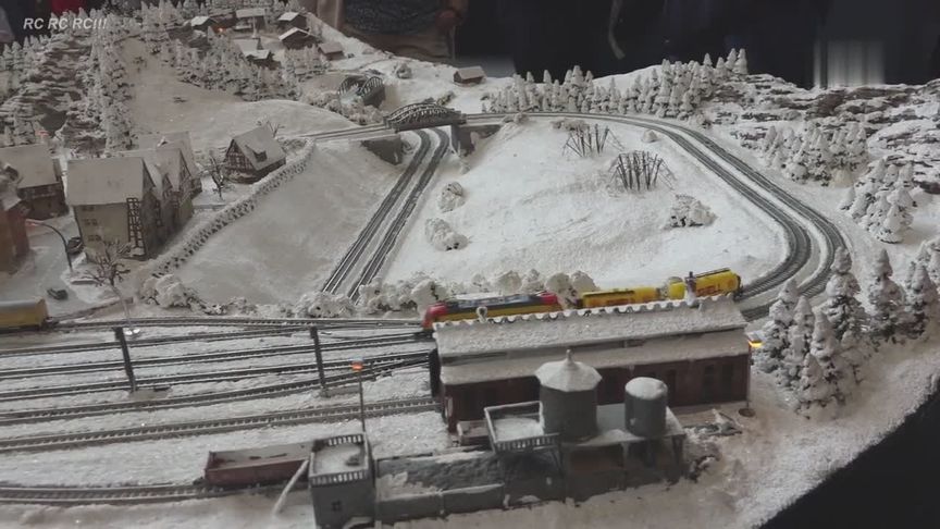 非常真实的模型铁路以及1220模型火车运行视频