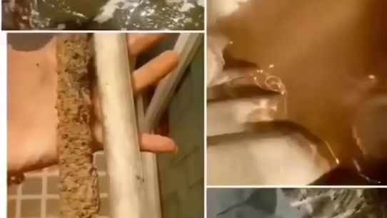 电热水器清洗,看没有电器清洗的镁棒都腐蚀成什么样了,太脏了