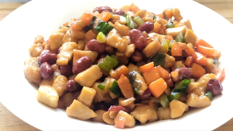 宫保鸡丁家常做法,孩子特别爱吃,每次吃的光光的