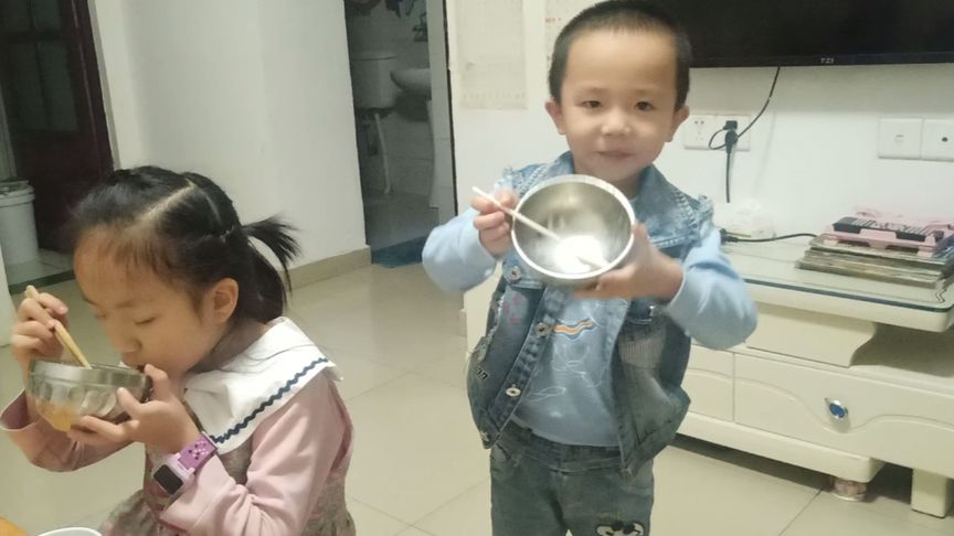 吃完饭都要给我检查哈,自觉遵守规则,可以可以