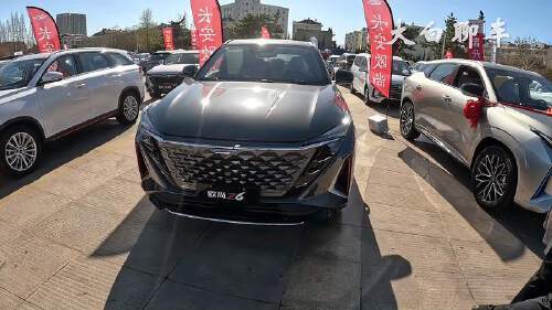 长安欧尚Z6价格跳水!2023款配置解析,现在落地价太意外