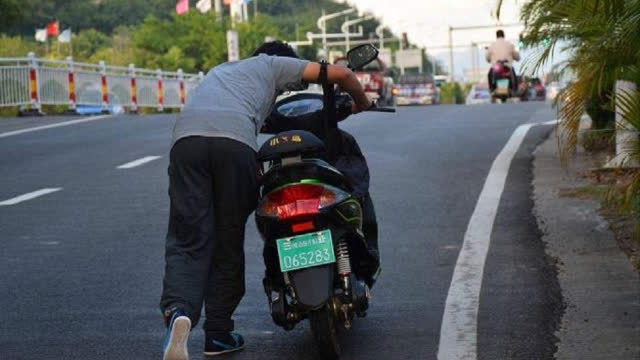电动车半路没电了怎么办?老司机:用这一招,出门骑车不用愁