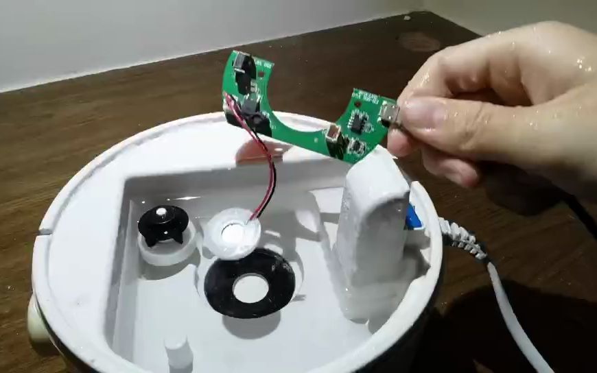 加湿器微孔雾化片和陶瓷雾化片雾化量、喷射速度和破坏力对比