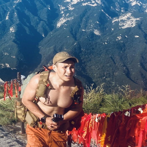 中国制造肌肉哥 
