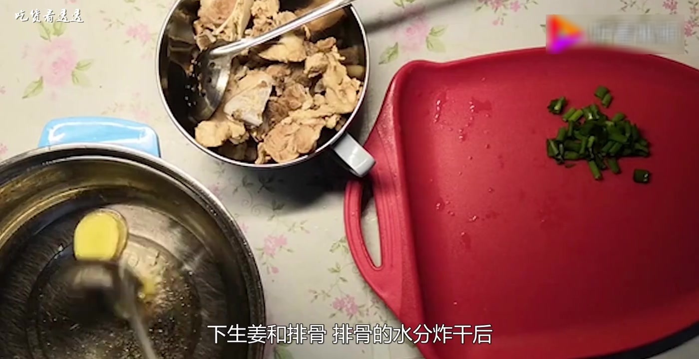 湖北莲藕排骨汤,按我的步骤做,莲藕鲜香软糯不发黑