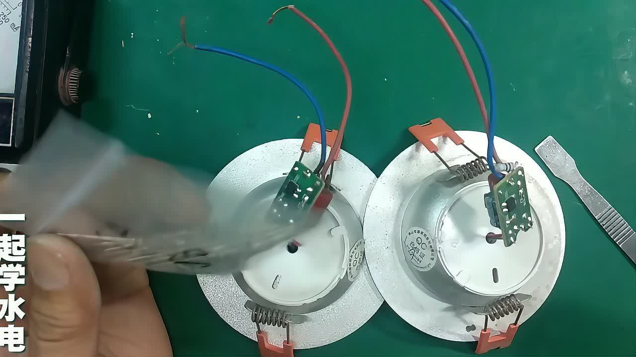 LED筒灯这样简单的故障可以修修,省钱就是赚钱,一点也不费劲