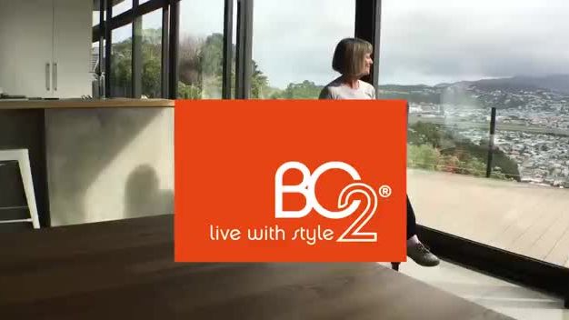 ...安全.舒适.轻便车身有 黑色 / 红色 两色可选。兼具拐杖、座椅、购物...