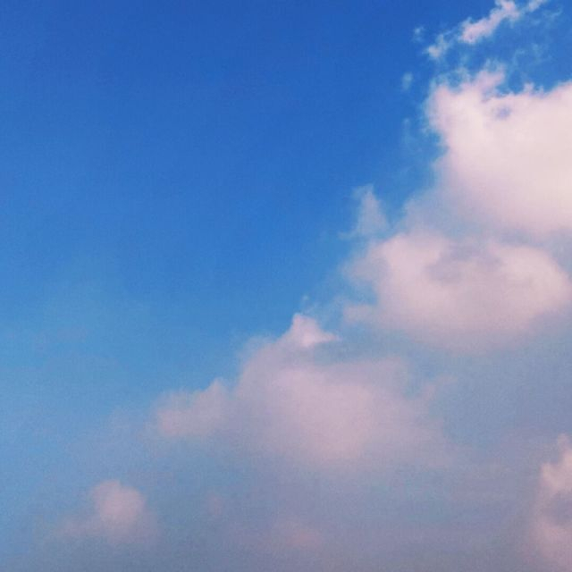 蓝天方块 