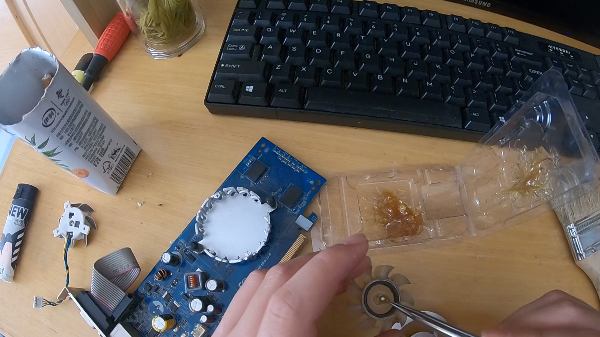 显卡风扇异响有嗡嗡声提示你该保养了