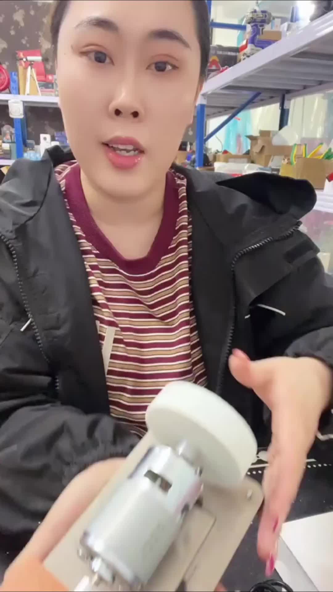 电动智能磨刀器,厂家只卖金天39块钱包邮到家,家中必备,正在直播!