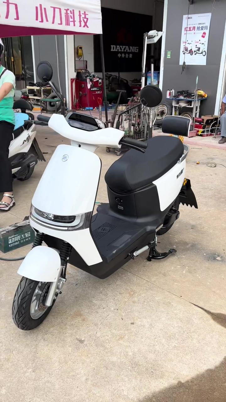 爱玛百公里不充电