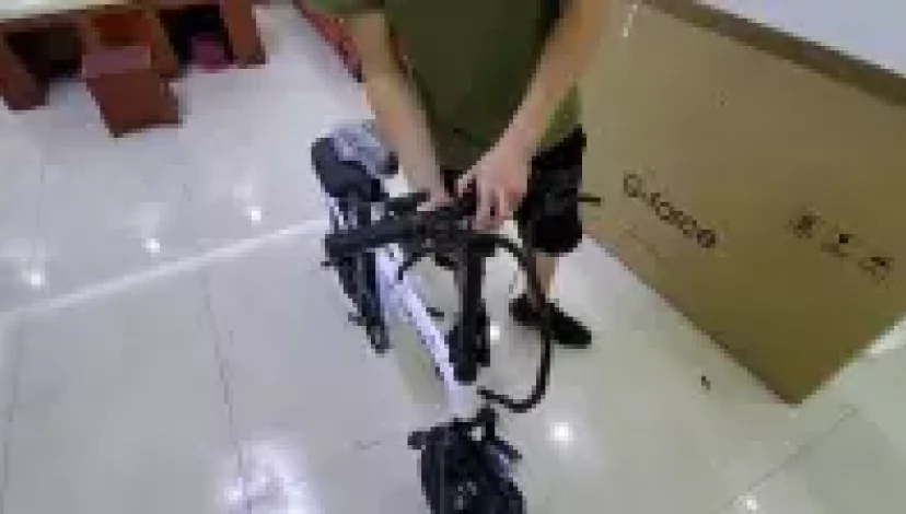 E14 电动自行车【折叠收起】方法