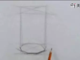 自学素描视频教程:详细介绍画素描圆柱体的诀窍和关键!素描几何形体...