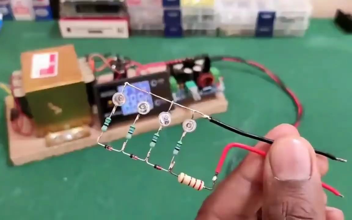 晶体管、LED、晶闸管、继电器、二极管