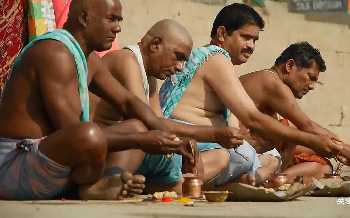 中国人去印度,实拍印度人的真实生活,好多男人闲着没事干