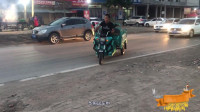 农村小伙买辆名牌电动三轮车,花3150元,小伙试车后媳妇担心了