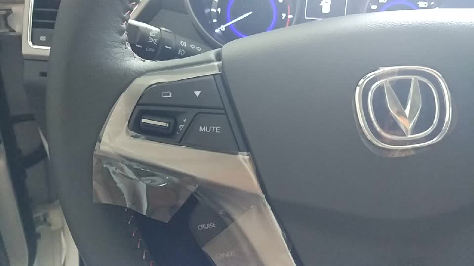 长安cs35多功能方向盘按键布局比较合理…「来自懂车帝车友圈」