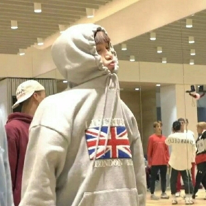 文泰一很专一 