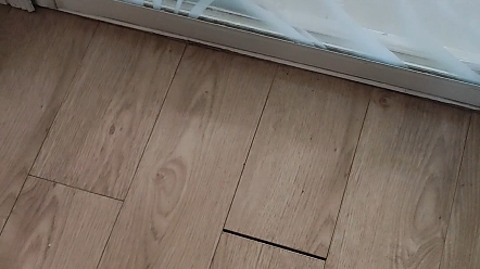 自来水管漏水。楼上没有任何漏水征兆,楼下漏水却滴滴答答。#自来水...