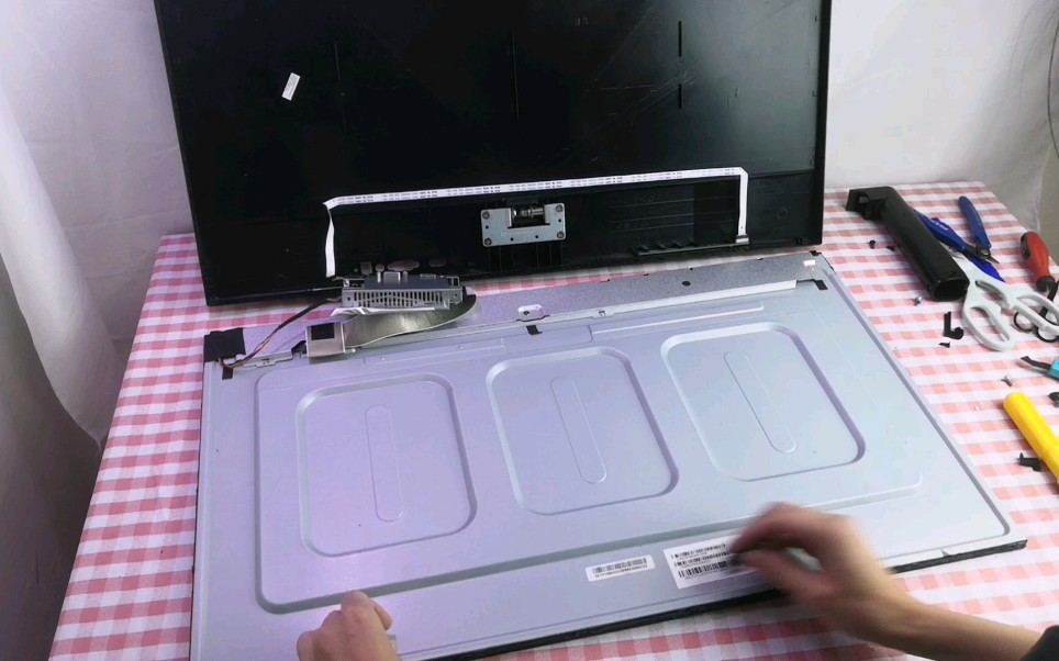 坏掉了的显示器千万别扔,有大用处!