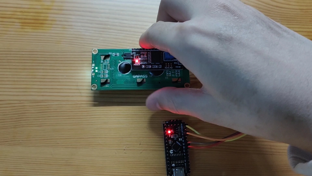 Arduino用四根线驱动lcd1602