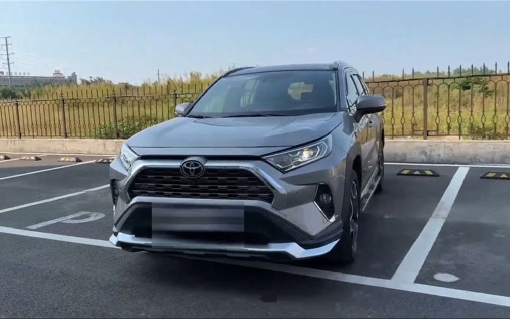 2022款丰田RAV4 荣放2.0L四驱尊贵版,落地多少才能拿下?