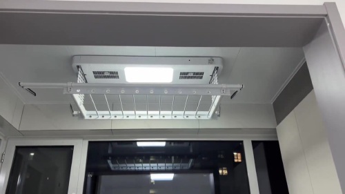 电动晾衣架,自带灯光与烘干功能,真的太满意了,晾晒衣服特别方