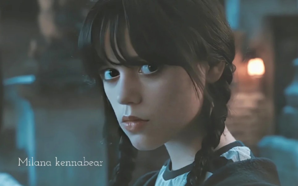 【亚当斯一家】“我是星期三,一个对颜色过敏,喜欢血腥和杀戮的女孩...