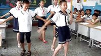 组织小学生表演节目