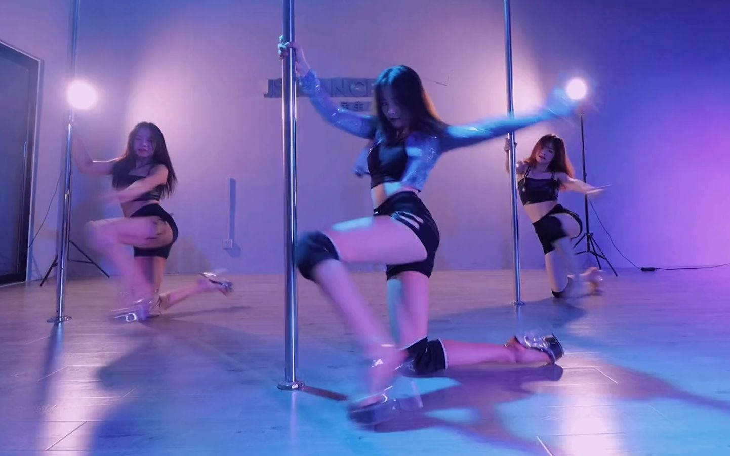 钢管舞 性感小姐姐 完整版