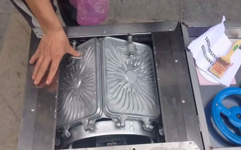 早饭六面蛋卷机哪里有怎么用(中山哪里有手工六面蛋卷机哪里有卖)j