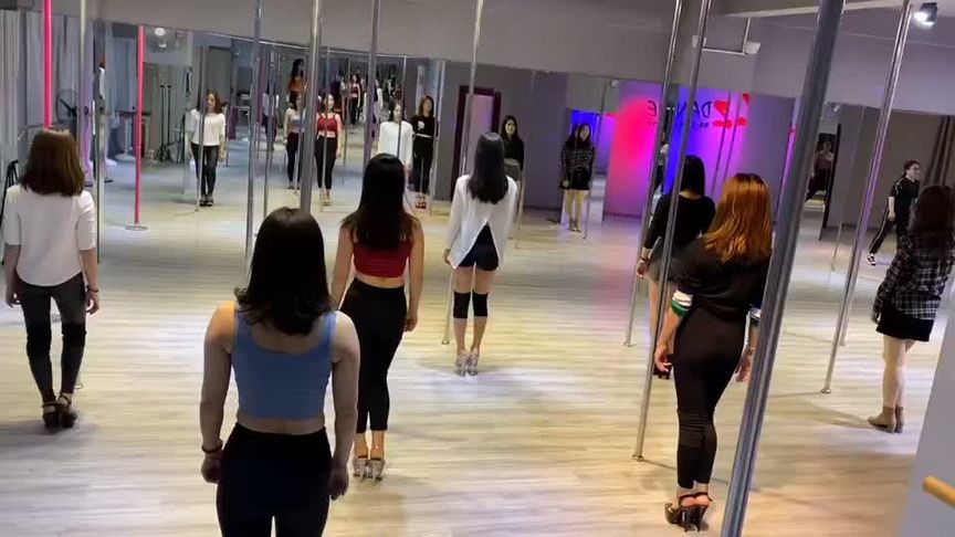 感觉这支舞跳得最好看#日常钢管舞