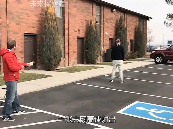 神了!这网枪10米内一枪定乾坤,逃犯当场束手无策