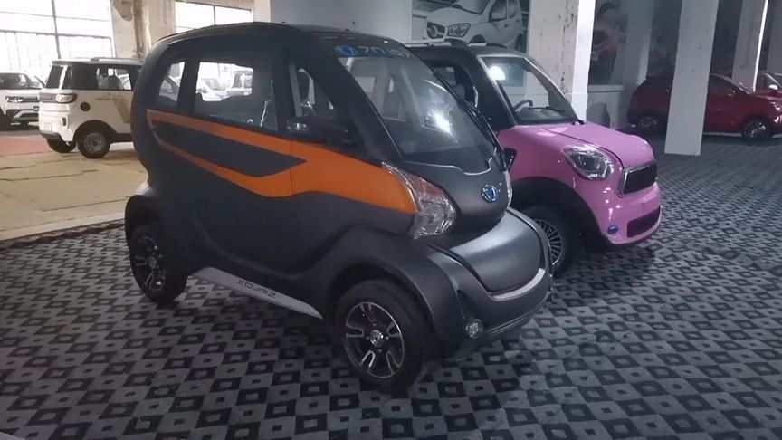 众爵S1电动车,特别时尚,一键启动