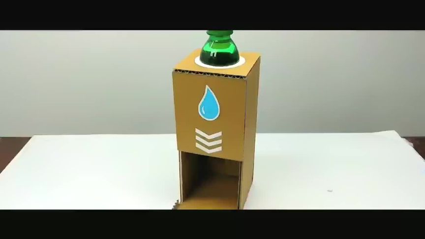 给孩子自制饮水机,制作简单,很不错的手工创意