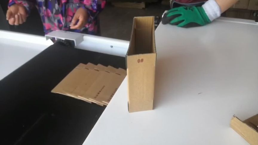 800小机做淘宝箱,不占地方,利用率大#机械设备 #高田糊盒机