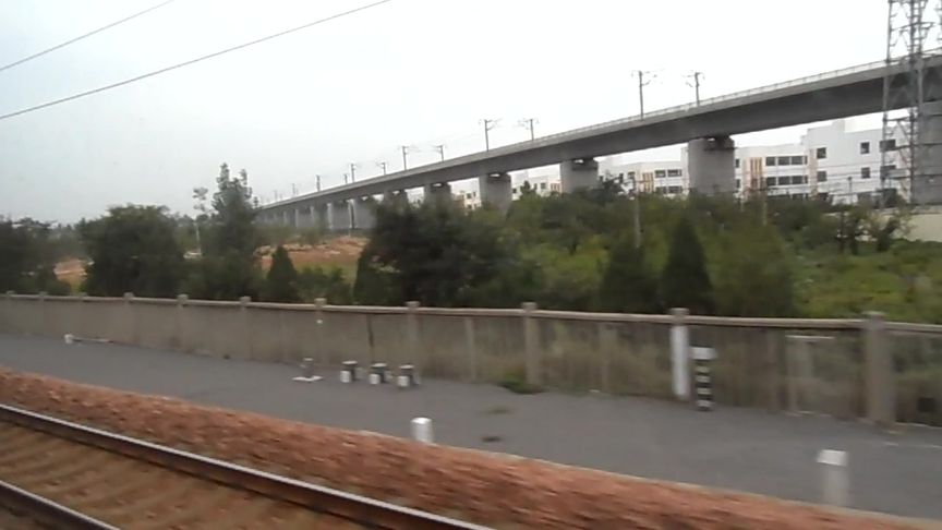 京广铁路河南境内,列车过郑州新郑国际机场【新郑段】往许昌方向