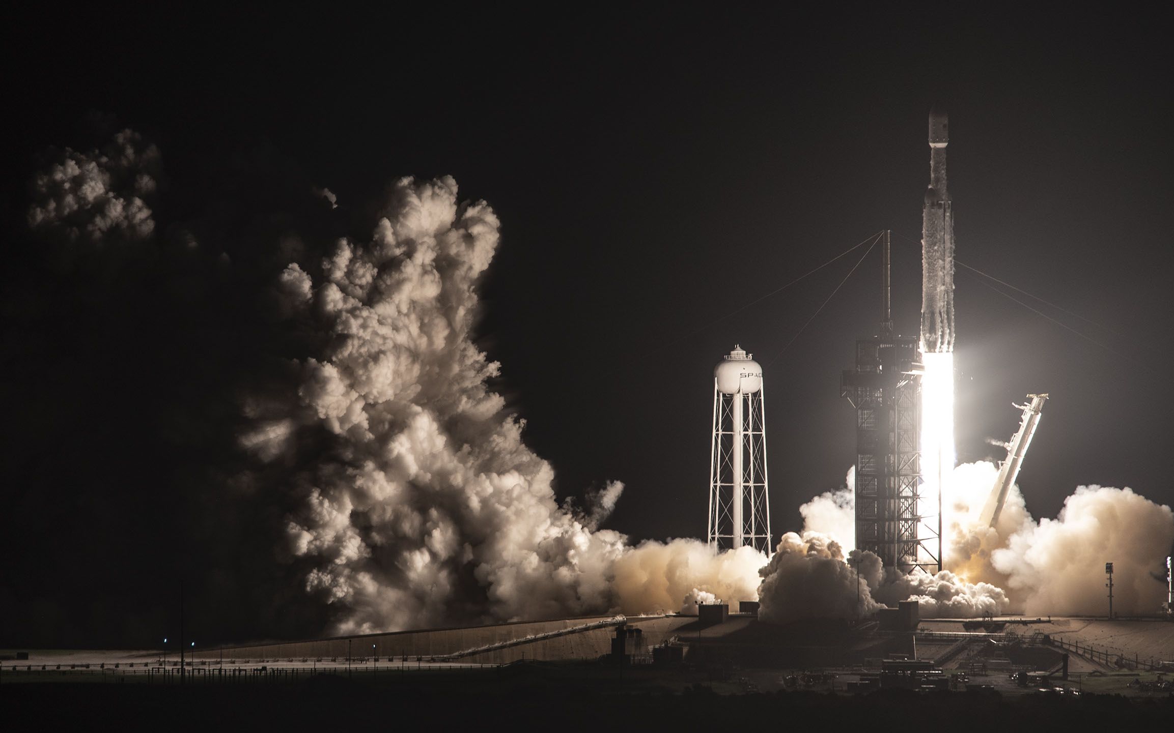SpaceX使用猎鹰重型执行STP-2发射任务[直播全程回放]