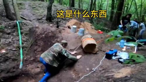 几个大学生竟然在荒野发现刚接结构的地下堡垒!