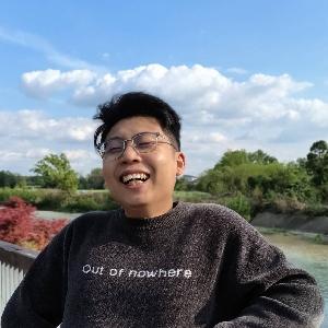 阿凯爱玩机器人 