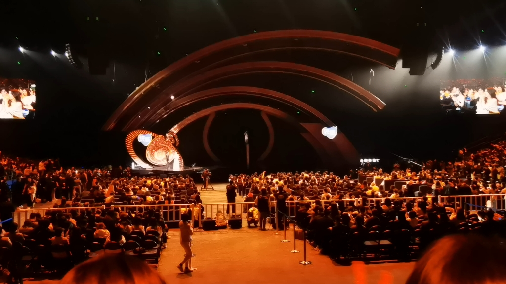 周深丨2022微博之夜 现场版 和光同尘