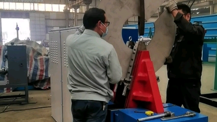 单片不锈钢螺旋叶片成型机挤压过程