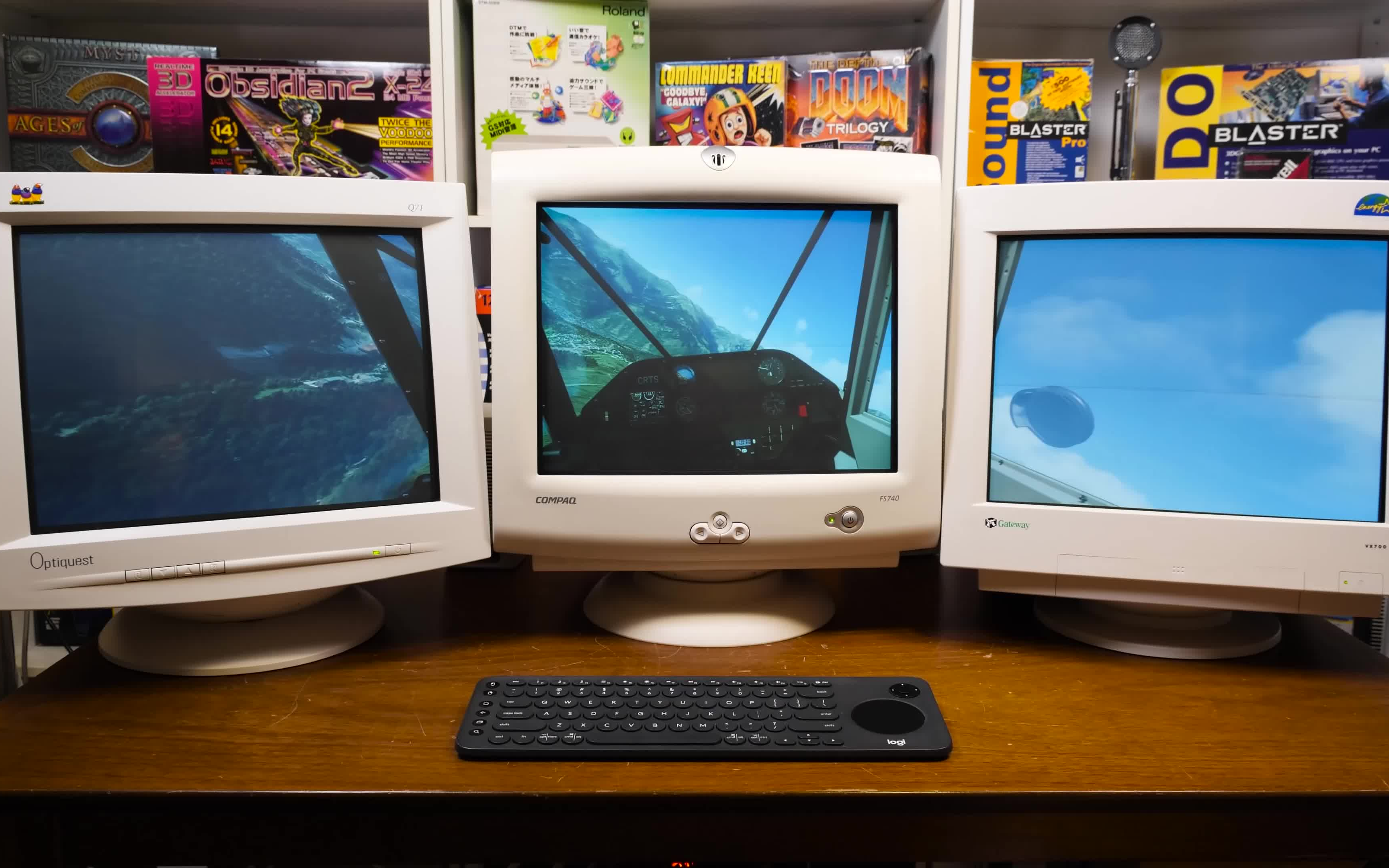 用三台老式CRT显示器玩微软模拟飞行是什么感觉?